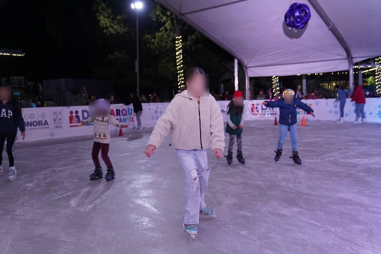 Queda oficialmente inaugurada la pista de hielo en Parque Infantil ...